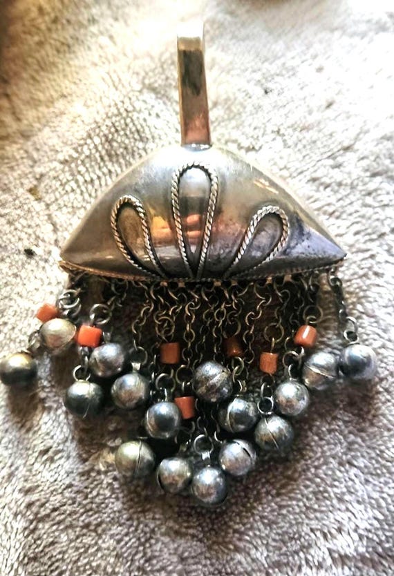 Rare Silver Kuchi Pendant nomadic jewelry triangular - Gem