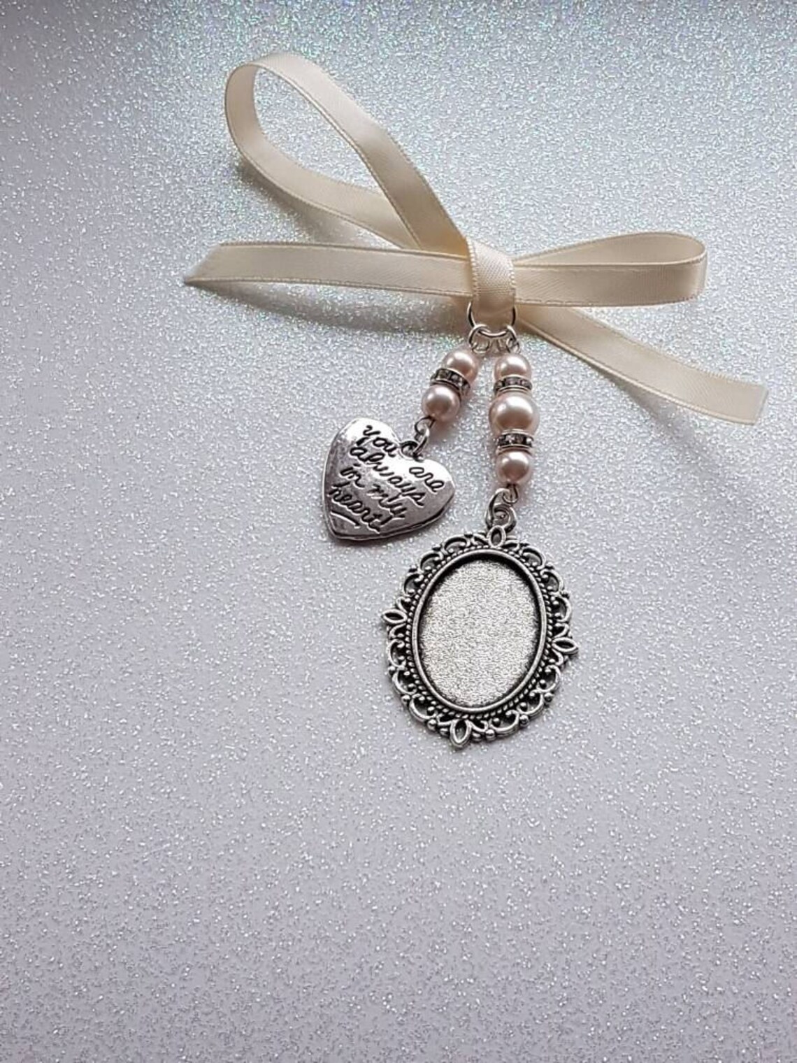 Pretty Bridal Bouquet Charm Oval Silver Locket With an - Etsy