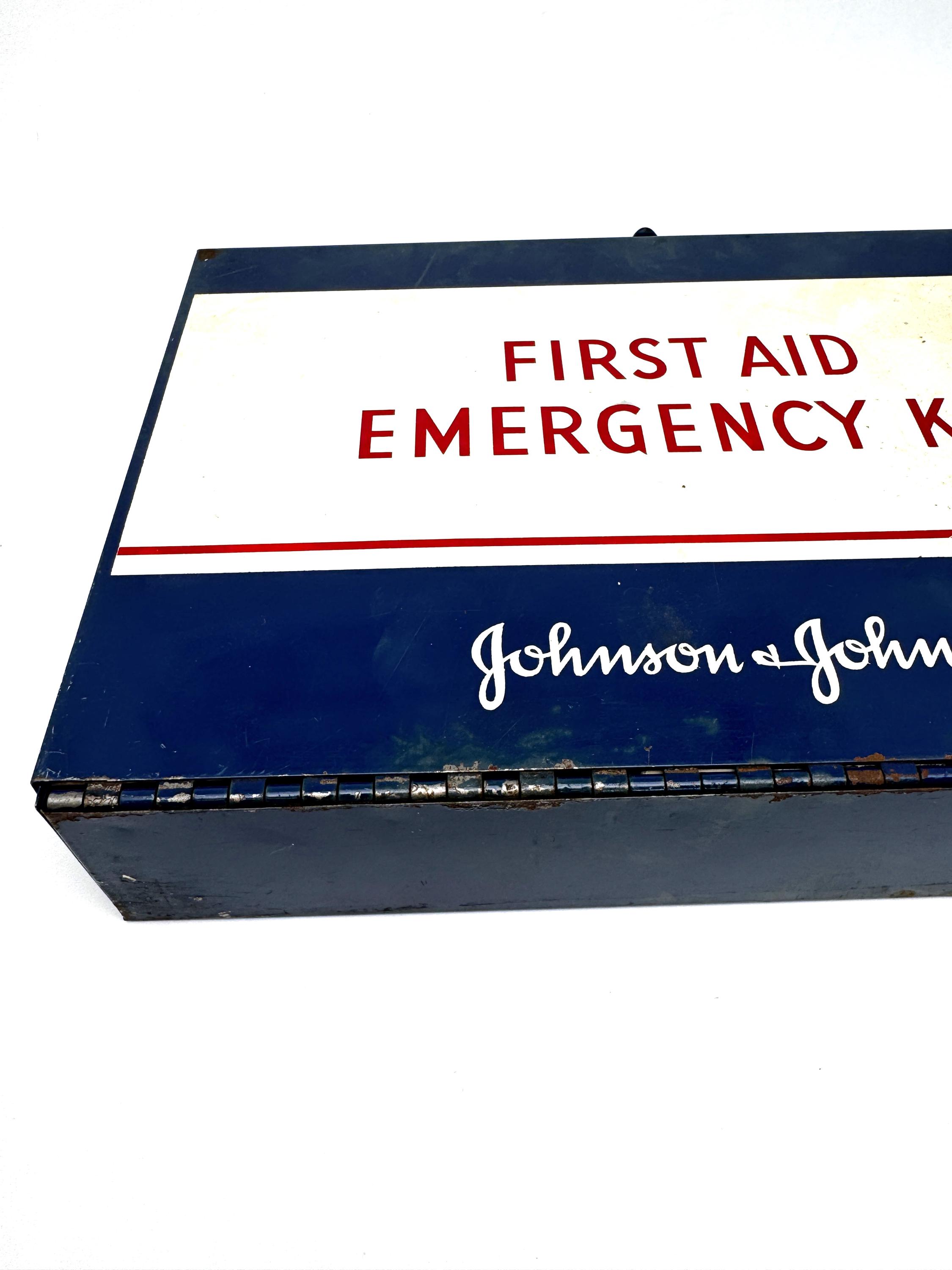Vintage Johnson & Johnson First Aid Emergency Kit Box (1940s) - Etsy