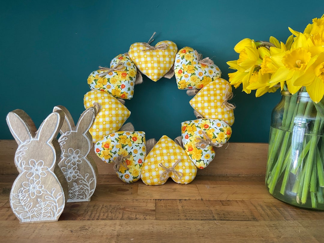 Spring Wreath, Daffodil Wreath, Floral Wreath, Wall Decoration, Heart ...