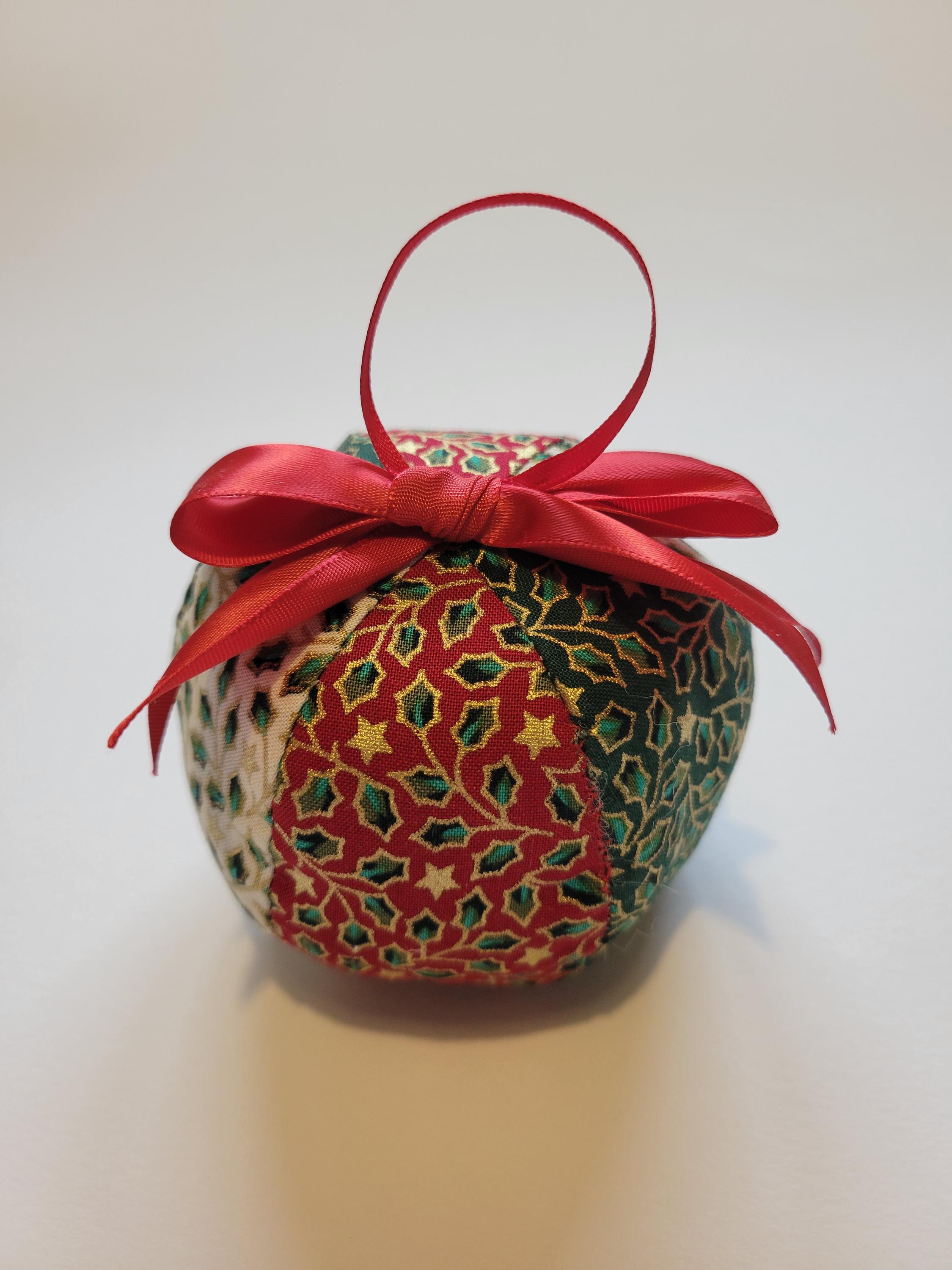 Christmas Patchwork Baubles Set/fabric Baubles Set/hand Pieced Baubles ...