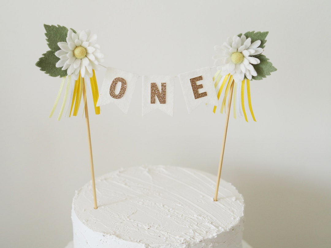 Daisy Cake Topper, Felt Flower Cake Topper, Daisy Birthday Theme - Etsy