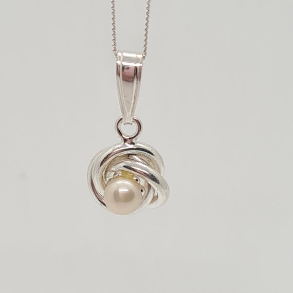 Sterling silver freshwater pearl necklace store