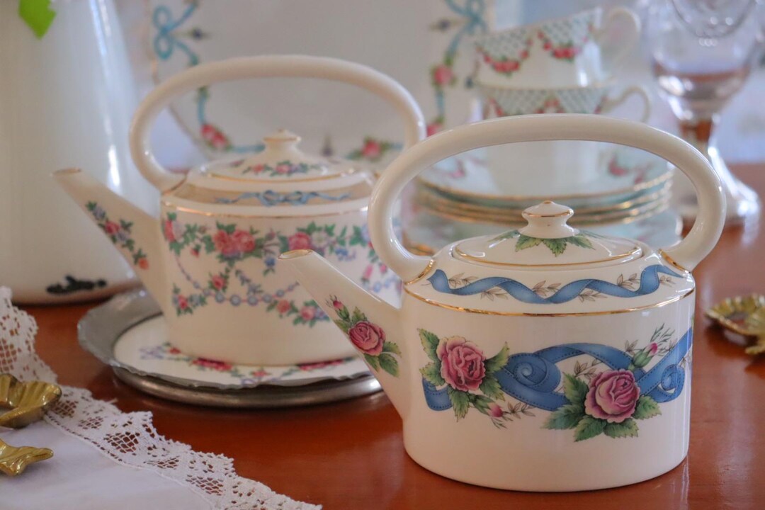 Stunning Pair of Wedgwood Queen's Ware Limited Edition Teapots Blue ...