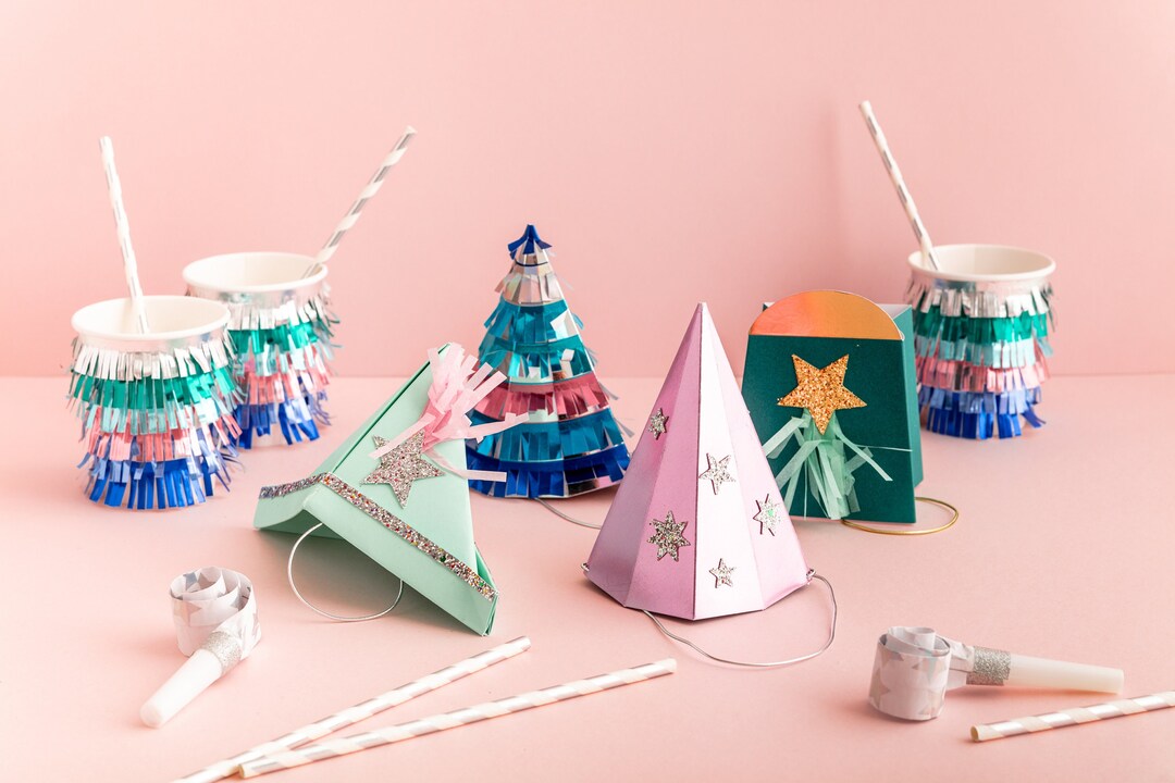 Mixed Festive Party Hats 8 Pack Christmas Metallic Hats Table Favours ...