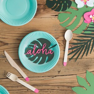 Green Tropical Leaf Decorations - 21 Pack - Green Table Decorations ...