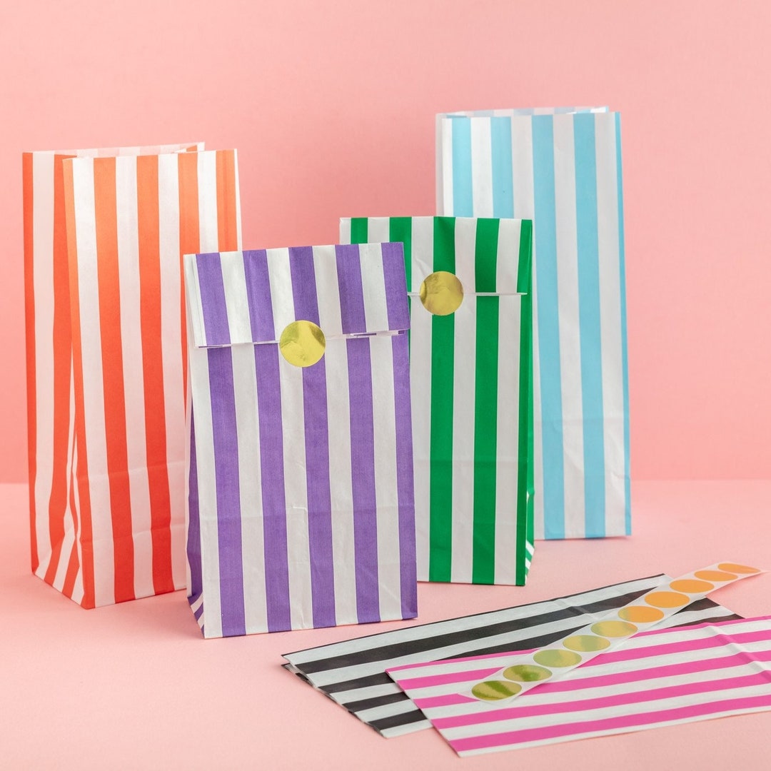 Stripy Candy Treat Bags With Gold Stickers - 10 Pack - Party Bags ...