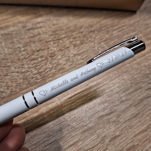 Wedding Pens | Custom & Engraved Name Favors for Guests, Bridal Party ...