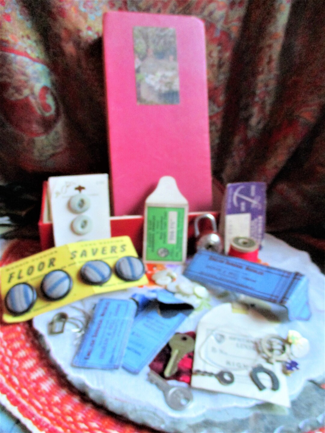 Vintage Art Deco Box With Assorted Vintage Odds And Ends For Mixed