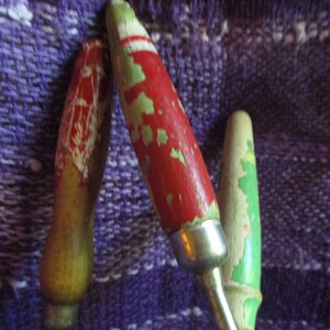 3 Old Farmhouse Spatulas,2 Red/white Handles, 1 Green/white Handle ...