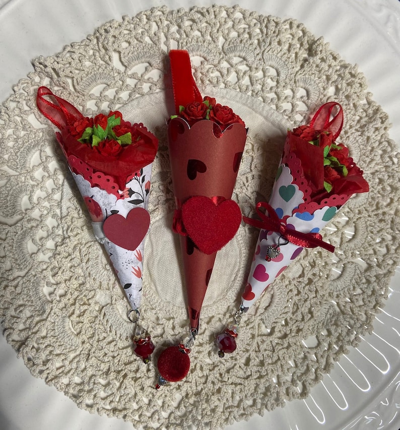 Miniature Victorian Paper Cone With Roses Ornament Decoration Doll Prop ...