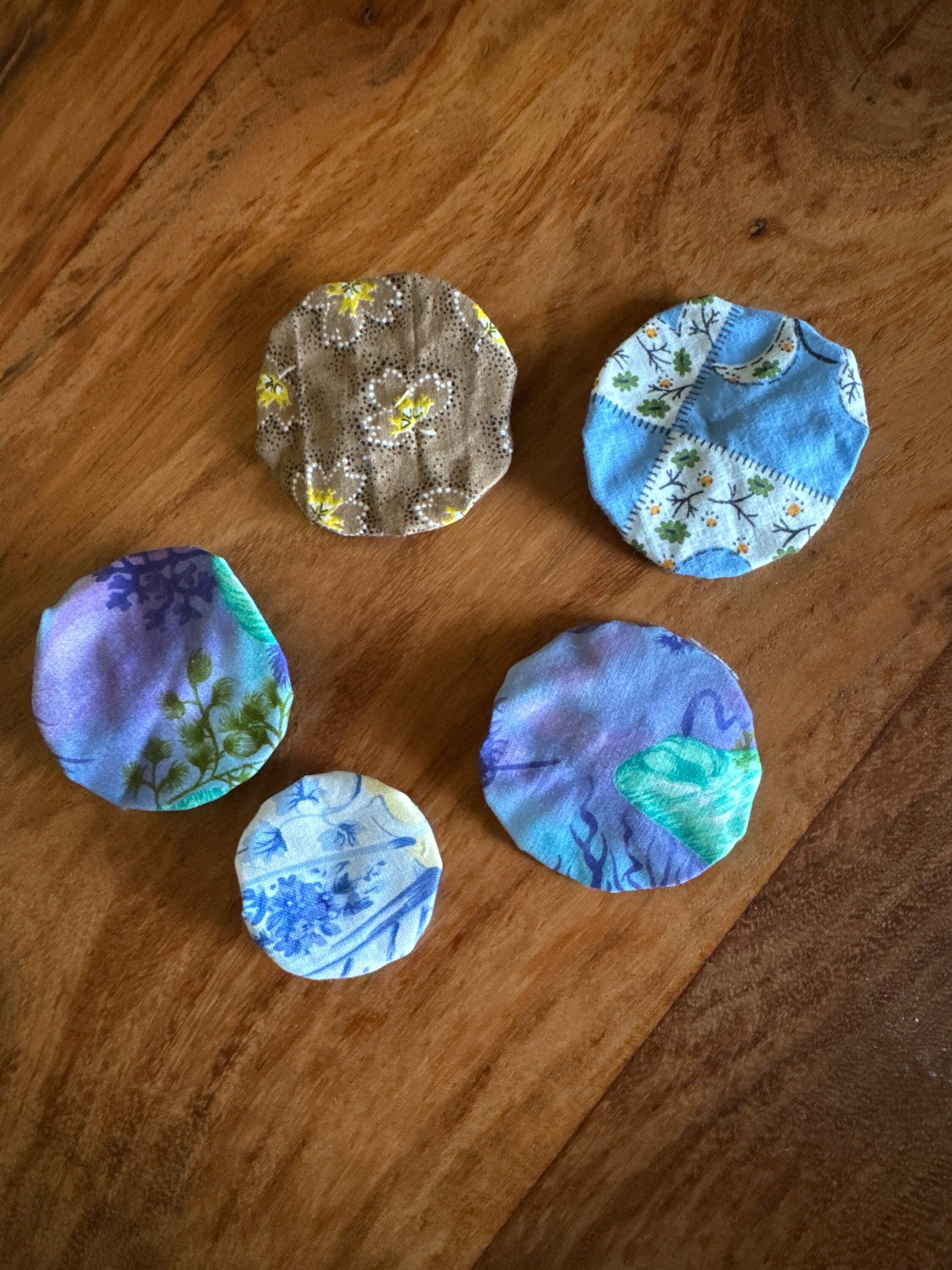 5 Vintage Fabric Yoyos - Etsy