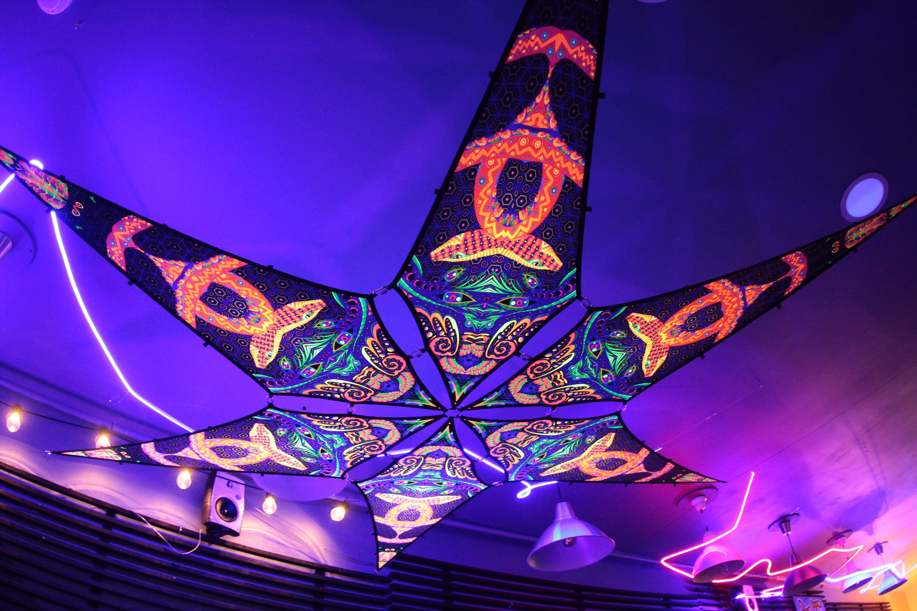 Psychedelic Party Decor