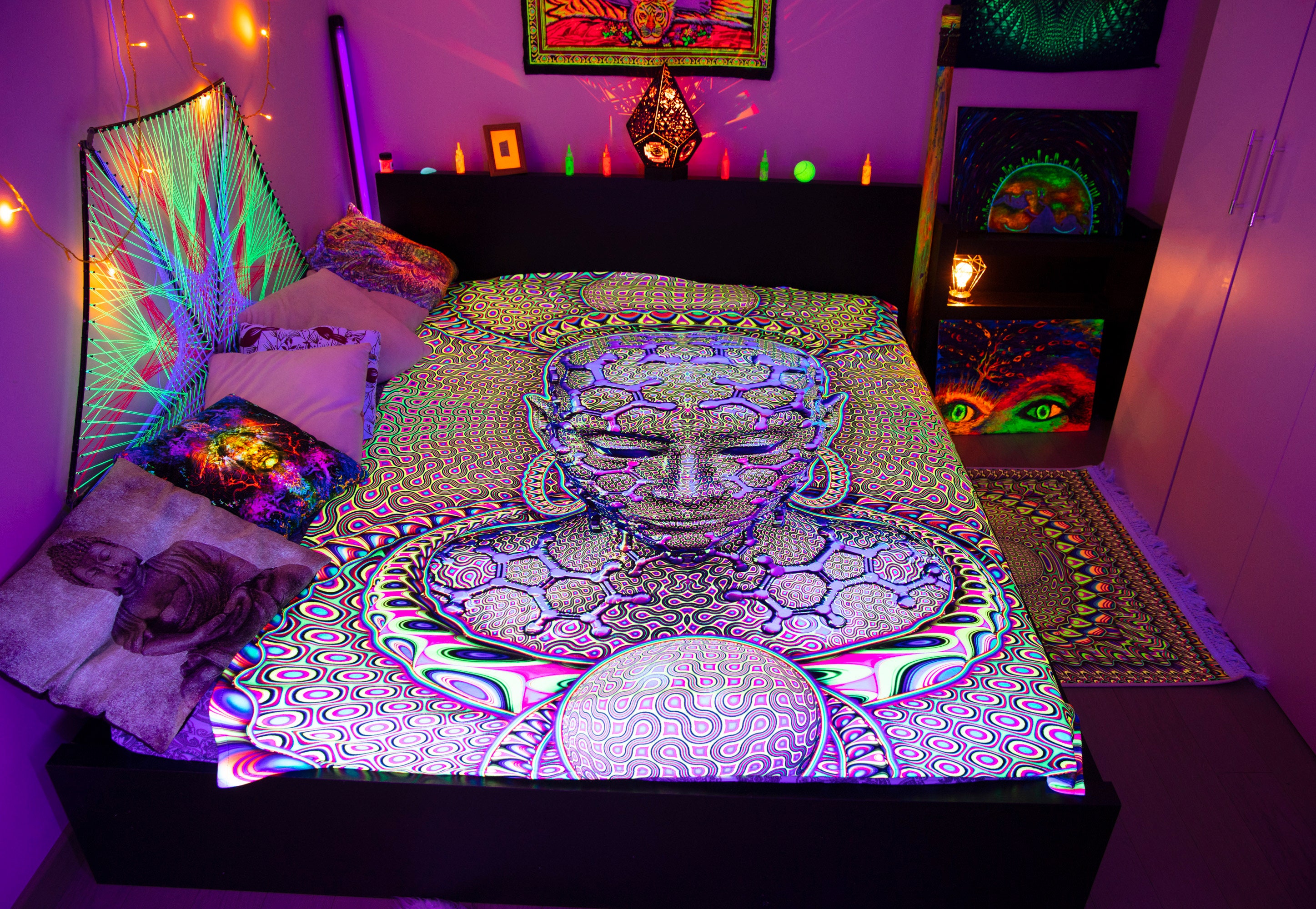 Psychedelic Bedroom Ideas