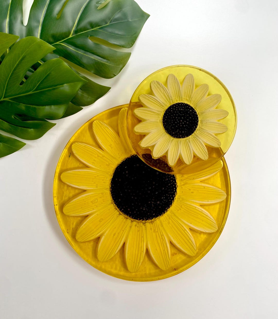 Vintage 1967 Daisy Lucite Trivet by Gamma Associates – Mid Century ...