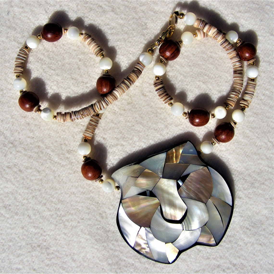 Vintage Lee Sands Lion's Head Necklace in Shell and Wood. Statement ...