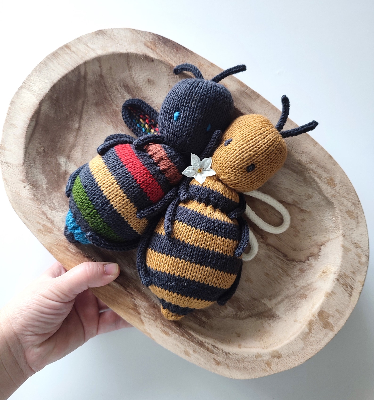 Willow Bee Knitting Pattern | Amigurumi Pattern | PDF Knitting Pattern ...