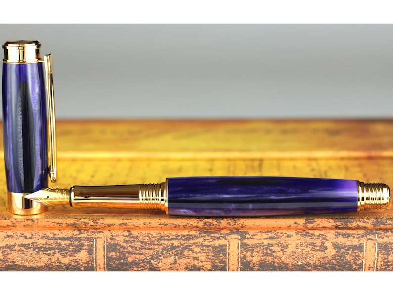 Fountain Pen - Engravable & Handmade Vintage English Erinoid Purple ...