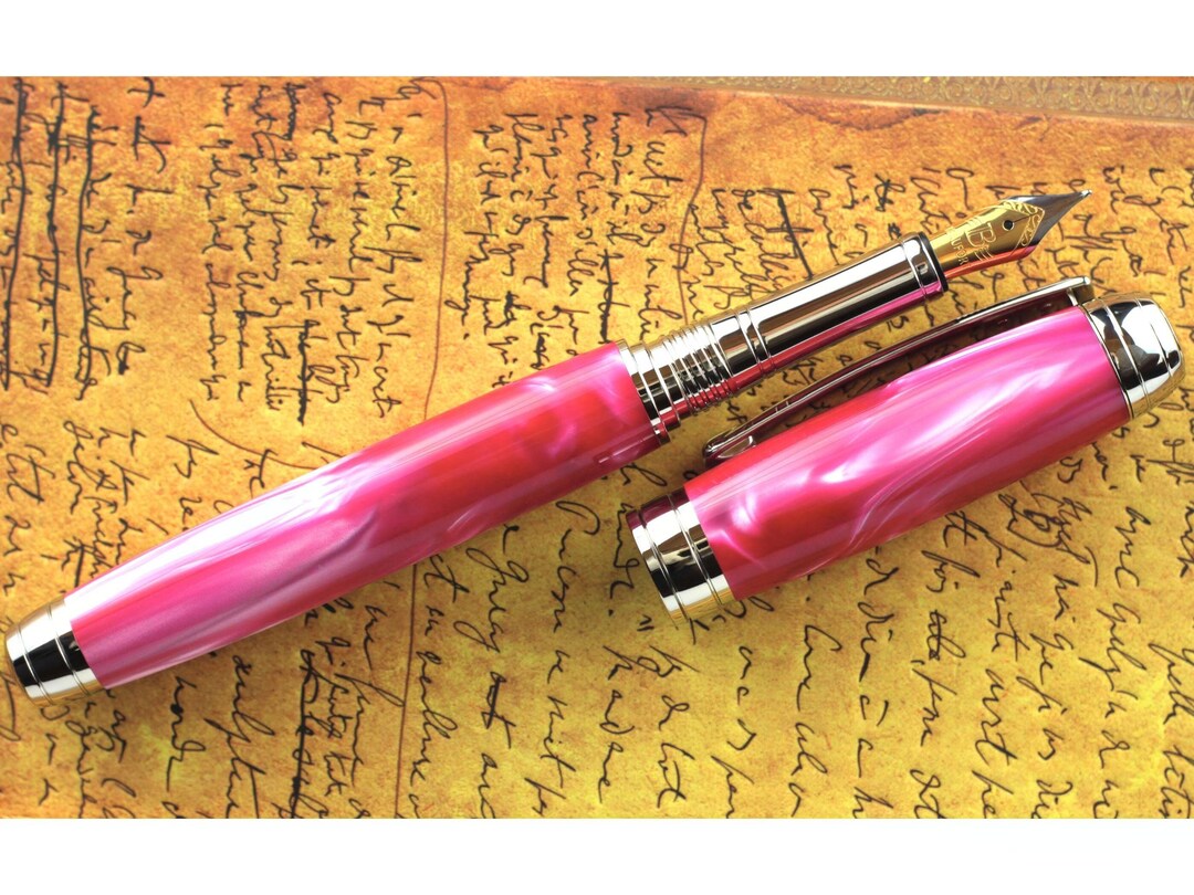 Pluma estilográfica - Cuerpo de perla rosa hecha a mano y grabable ...