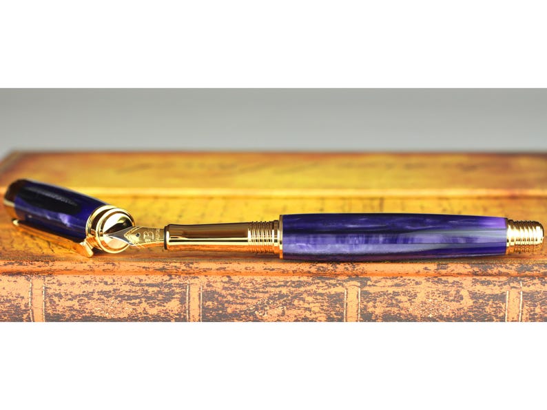Fountain Pen - Engravable & Handmade Vintage English Erinoid Purple ...