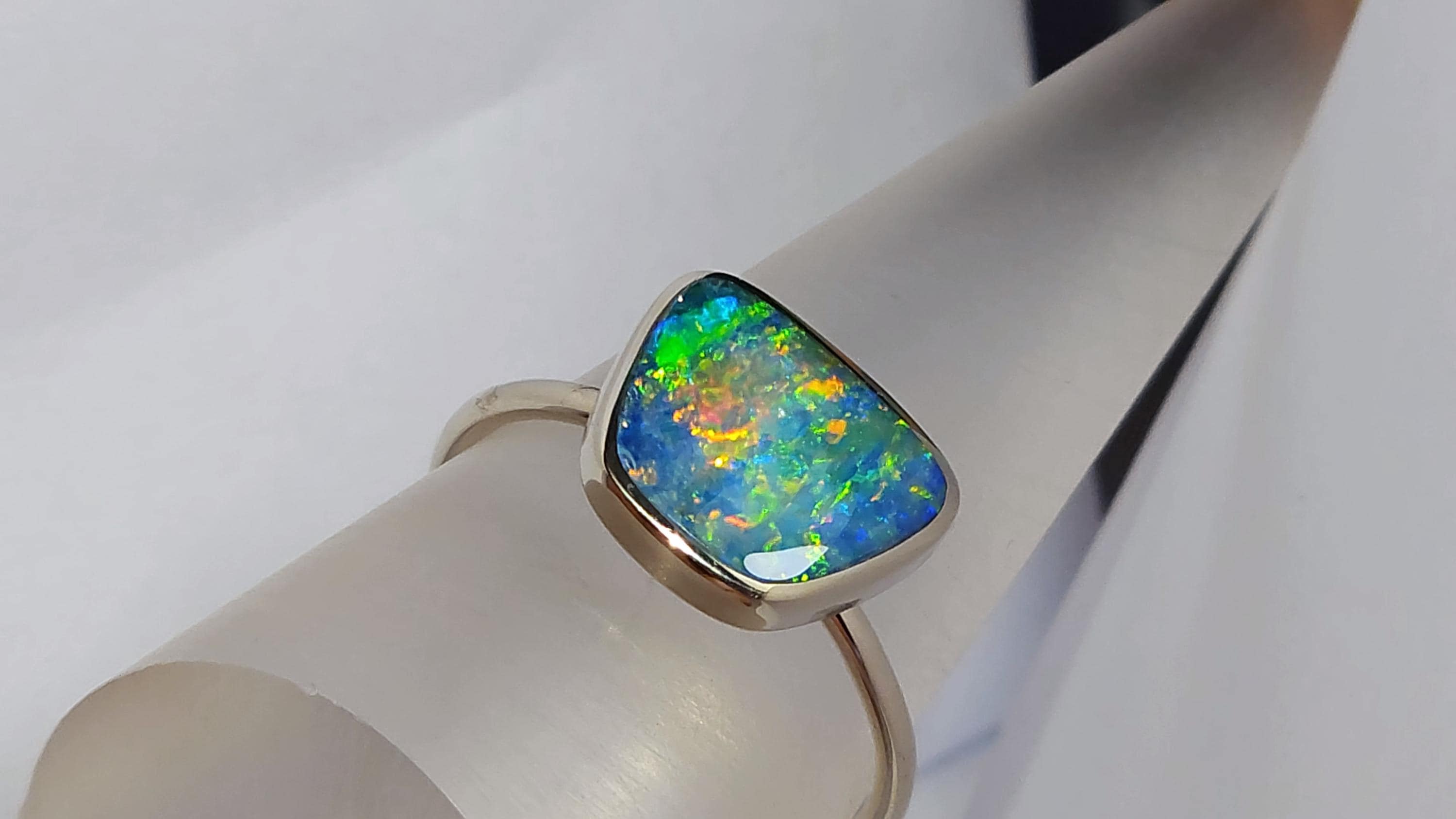 Free Sizing! Neon Old Hans Peak Rainbow Gem Australian Opal Inlay on ...
