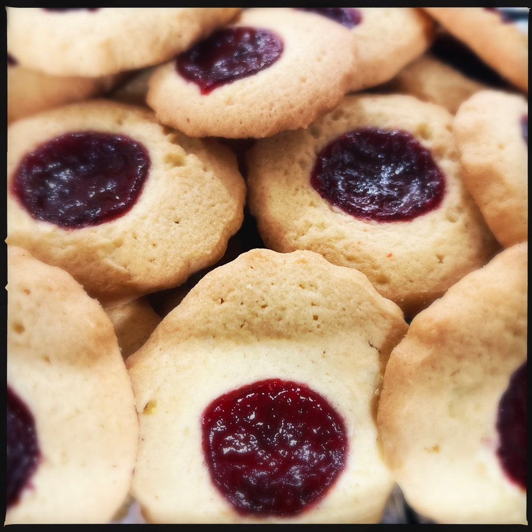 Raspberry Dot Cookies (1 Lbs) - Etsy