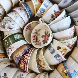 MISMATCHED TEA CUPS - Mix & Match Vintage Teacups - Wedding Bridal ...