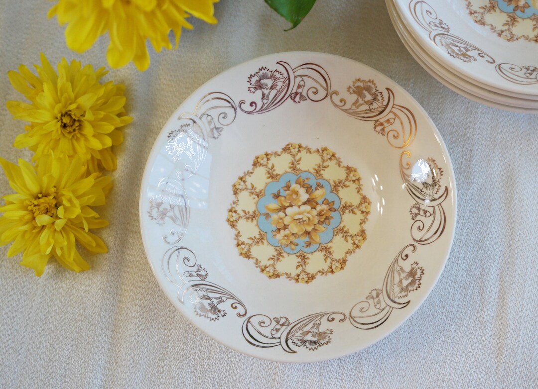 Warwick China VINTAGE DESSERT BOWL Vienna Pattern - 22K Gold Filigree ...