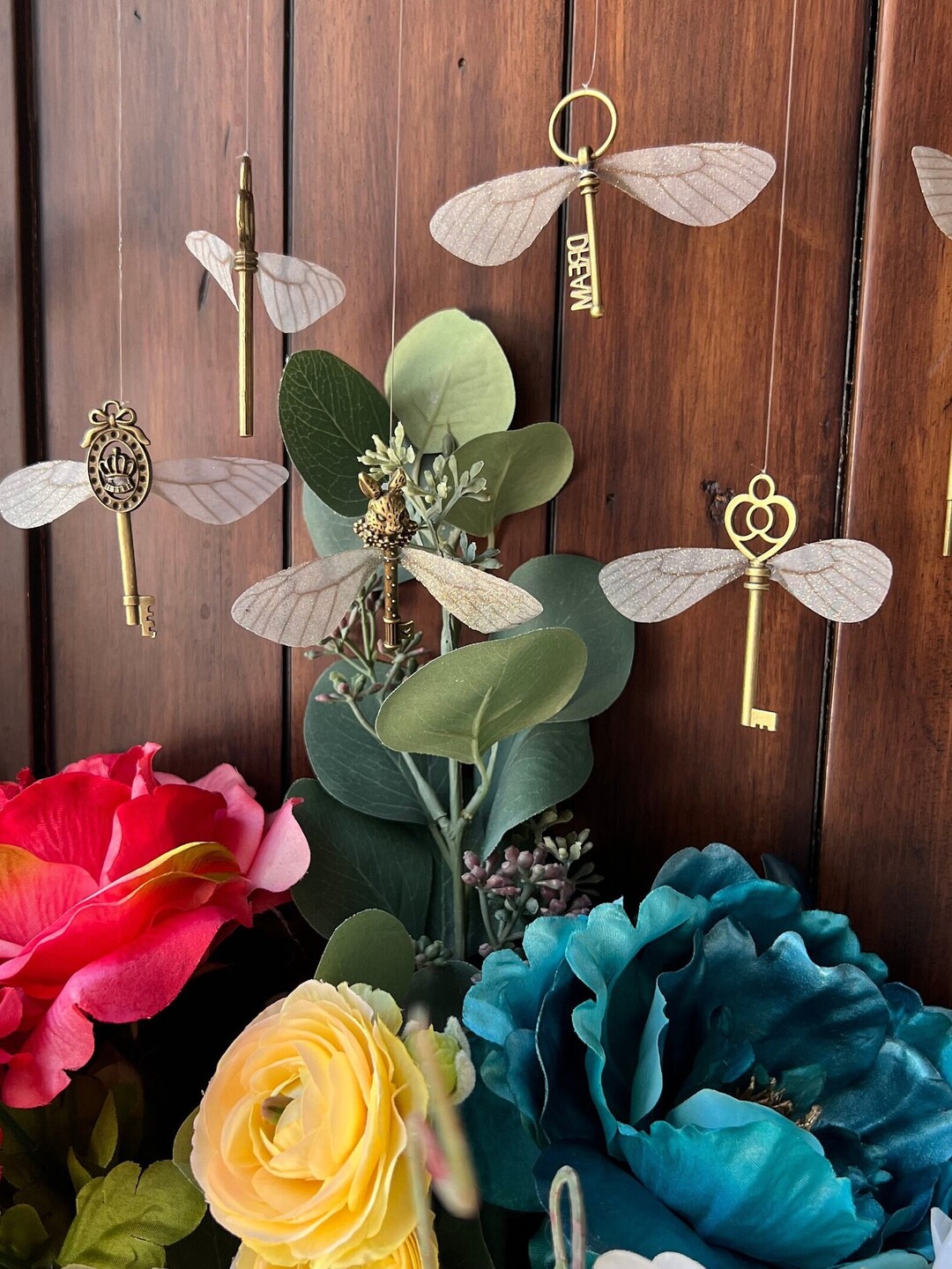 Wonderland Glitter Flying Keys // Alice in the Looking Glass // White ...