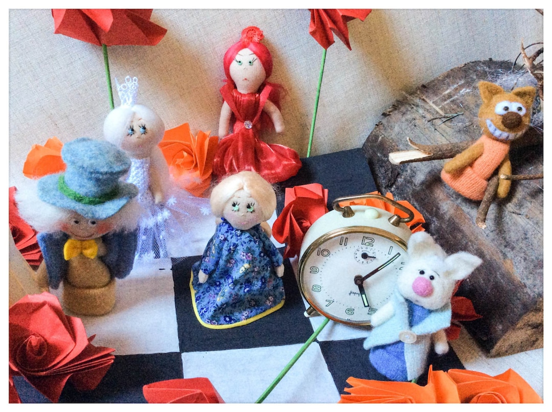 Finger Puppets Wool "alice in Wonderland" / "alice in Wonderland ...