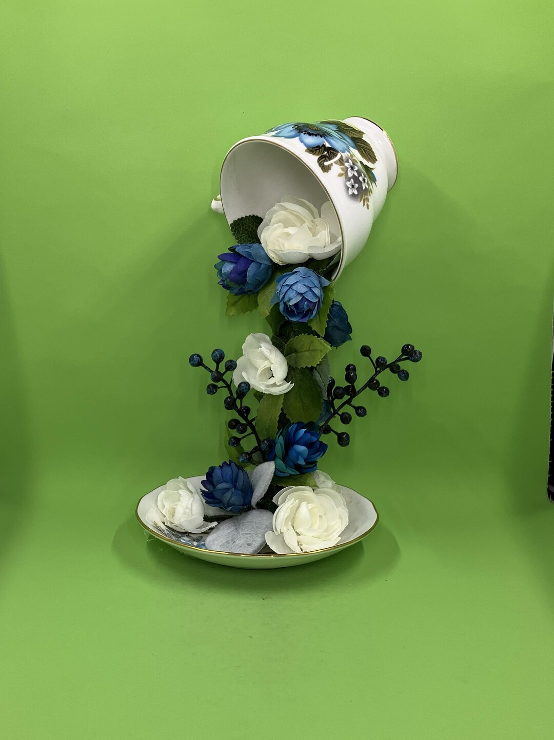 Teacup Garden Centerpiece, Floating Teacup Centerpiece, Vintage Queens ...