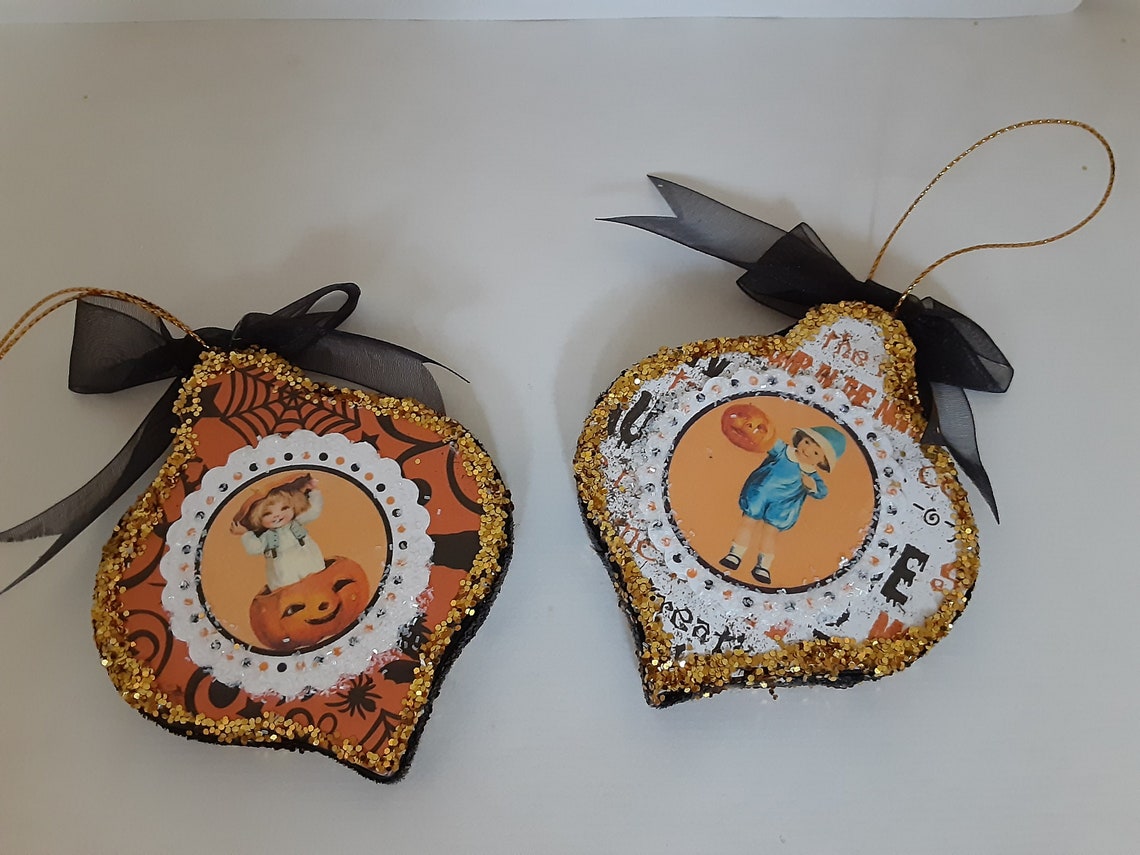 Set of 2 Halloween Flat Finial Paper Mache Ornament With Vintage Images ...