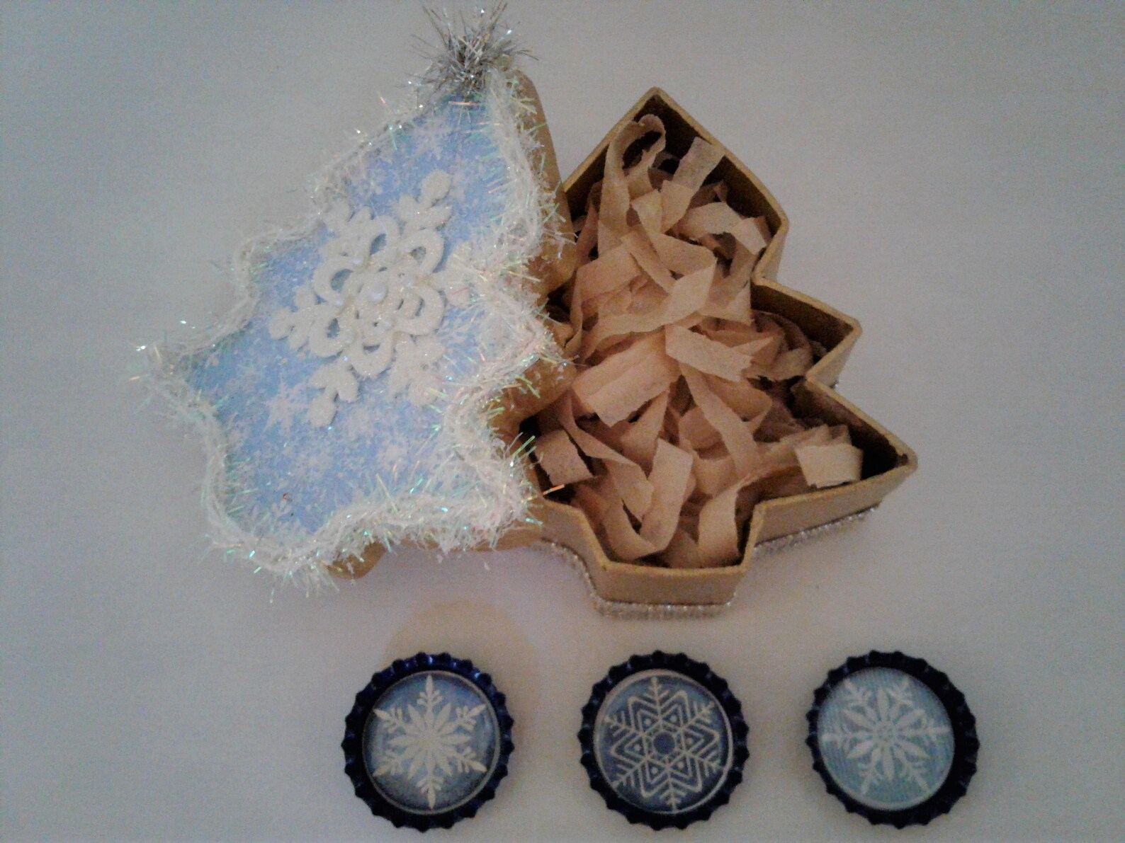 Paper Mache Snowflake Print Christmas Box With White Snowflake - Etsy