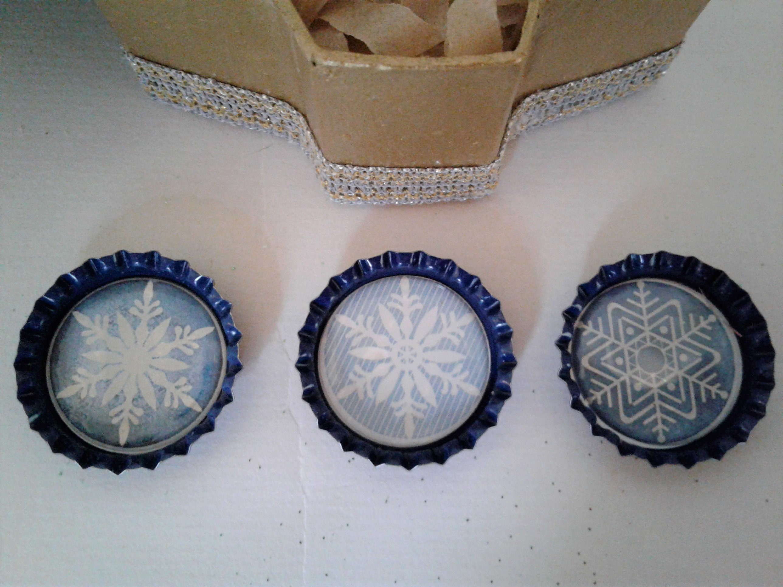 Paper Mache Snowflake Print Christmas Box With White Snowflake - Etsy