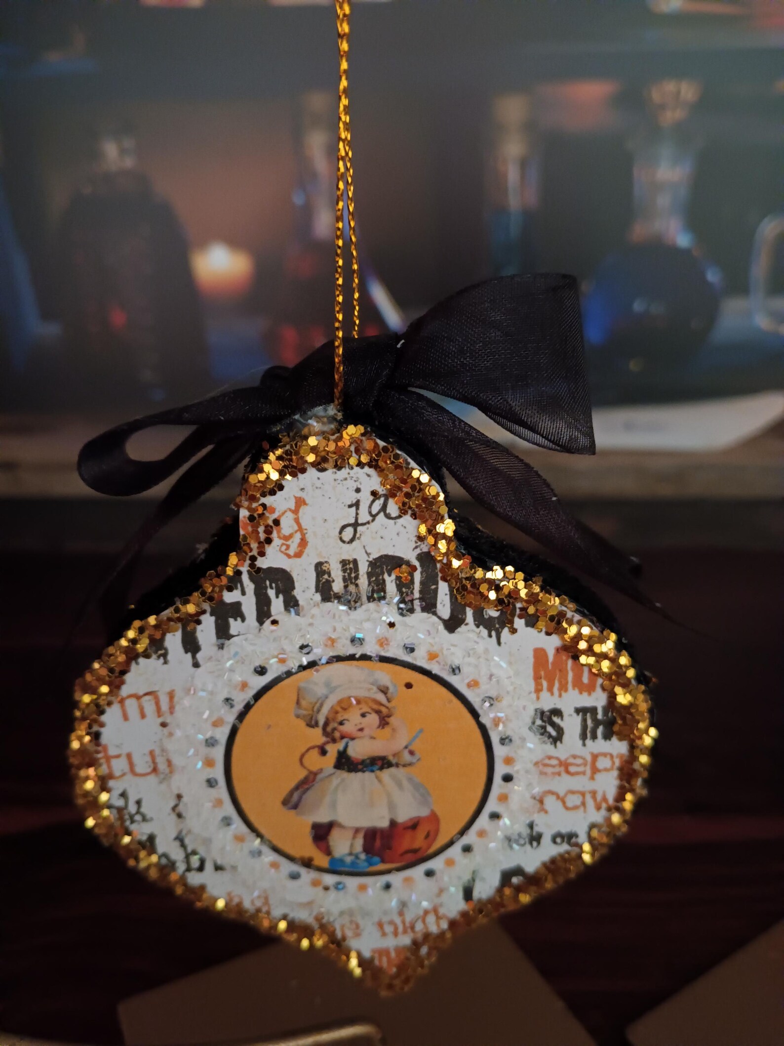 Set of 2 Halloween Flat Finial Paper Mache Ornament With Vintage Images ...