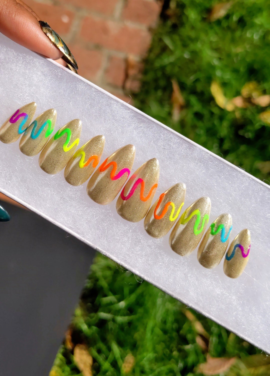Rainbow Road - Chrome and Neon Rainbow Squiggle False Press-on Nail ...