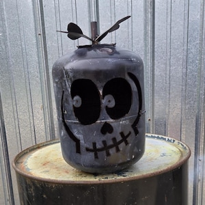 Lilly the Halloween Pumpkin, Jack O Lanterns, Metal Lawn, Front Porch ...