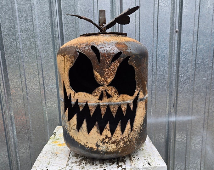 Scratch the Halloween Pumpkin, Jack O Lanterns, Farmhouse, Metal Lawn ...
