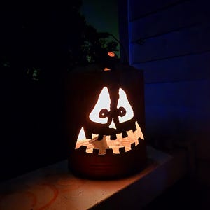 Citgo the Halloween Pumpkin, Jack O Lanterns, Farmhouse, Metal Lawn ...