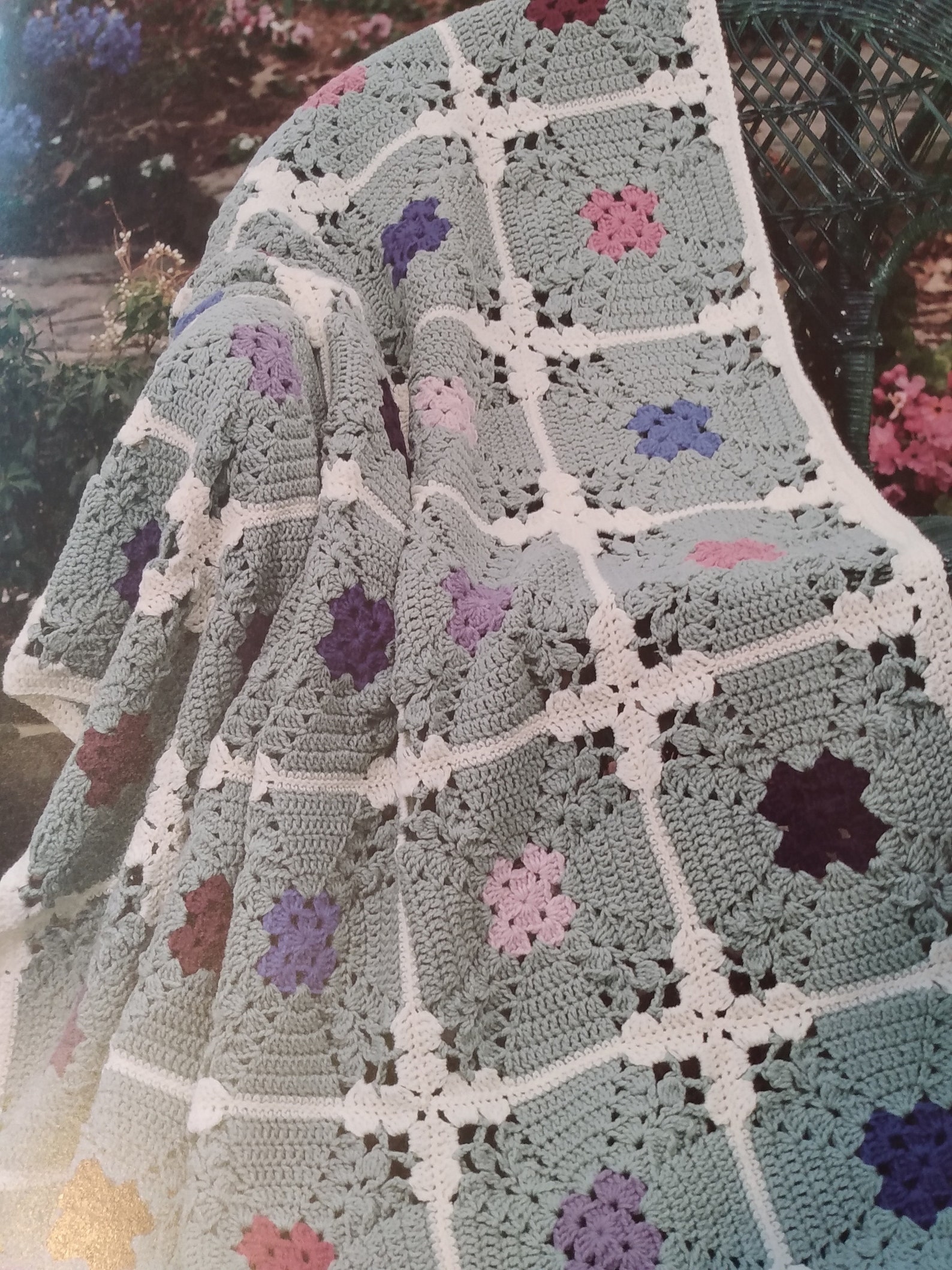 Bold & Beautiful Afghans Pattern Booklet. Leisure Arts 2850. 7 Afghans ...