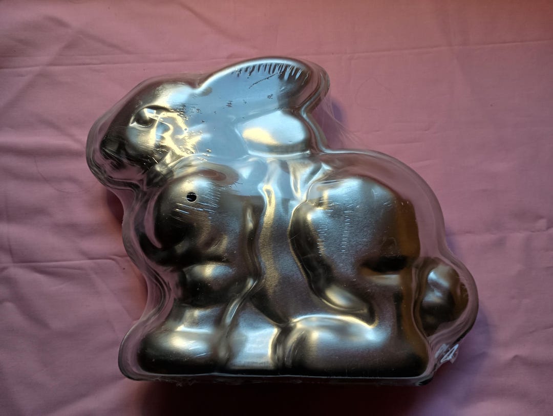 Rabbit Bunny Cake Pans, Front and Back. 3D. 2 Pans. Stand Up. Nordic ...