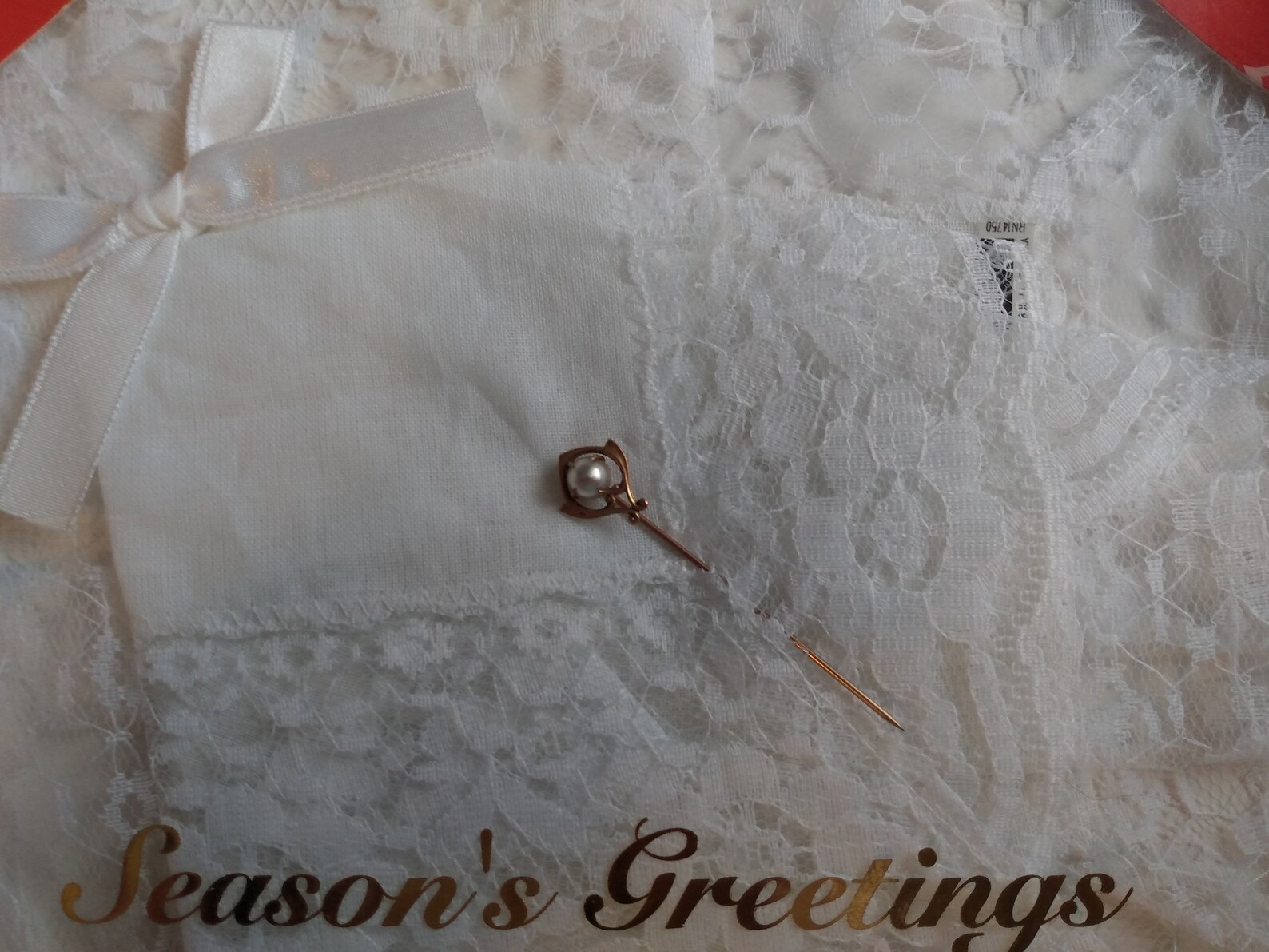 2 Lace Handkerchiefs and Gold Plated Pin. Season's Greetings. Original ...