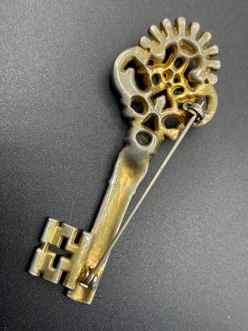 Rare Vintage Trifari Key Brooch (unsigned), 1949 Patent of an Alfred ...