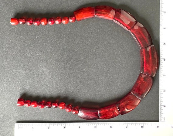 Vintage cherry red Bakelite Art Deco 1930s collar nec… - Gem
