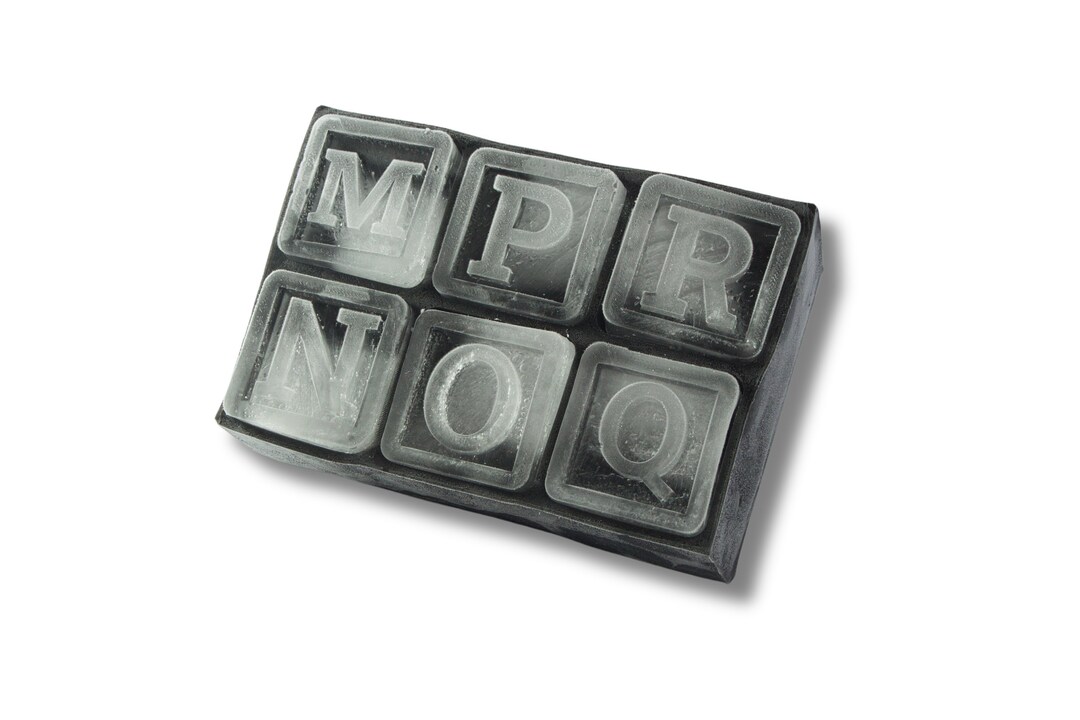 Black 6-cube Custom Initial Ice Tray – Personalised Monogram Gift for ...