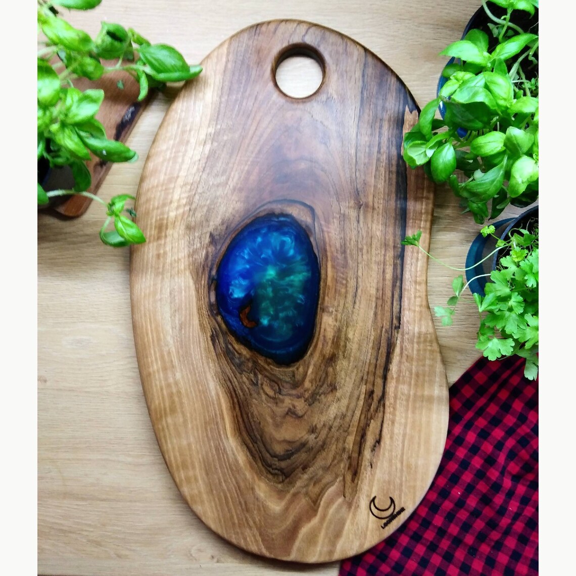 Oval Charcuterie Board / Resin and Walnut Wood | Etsy