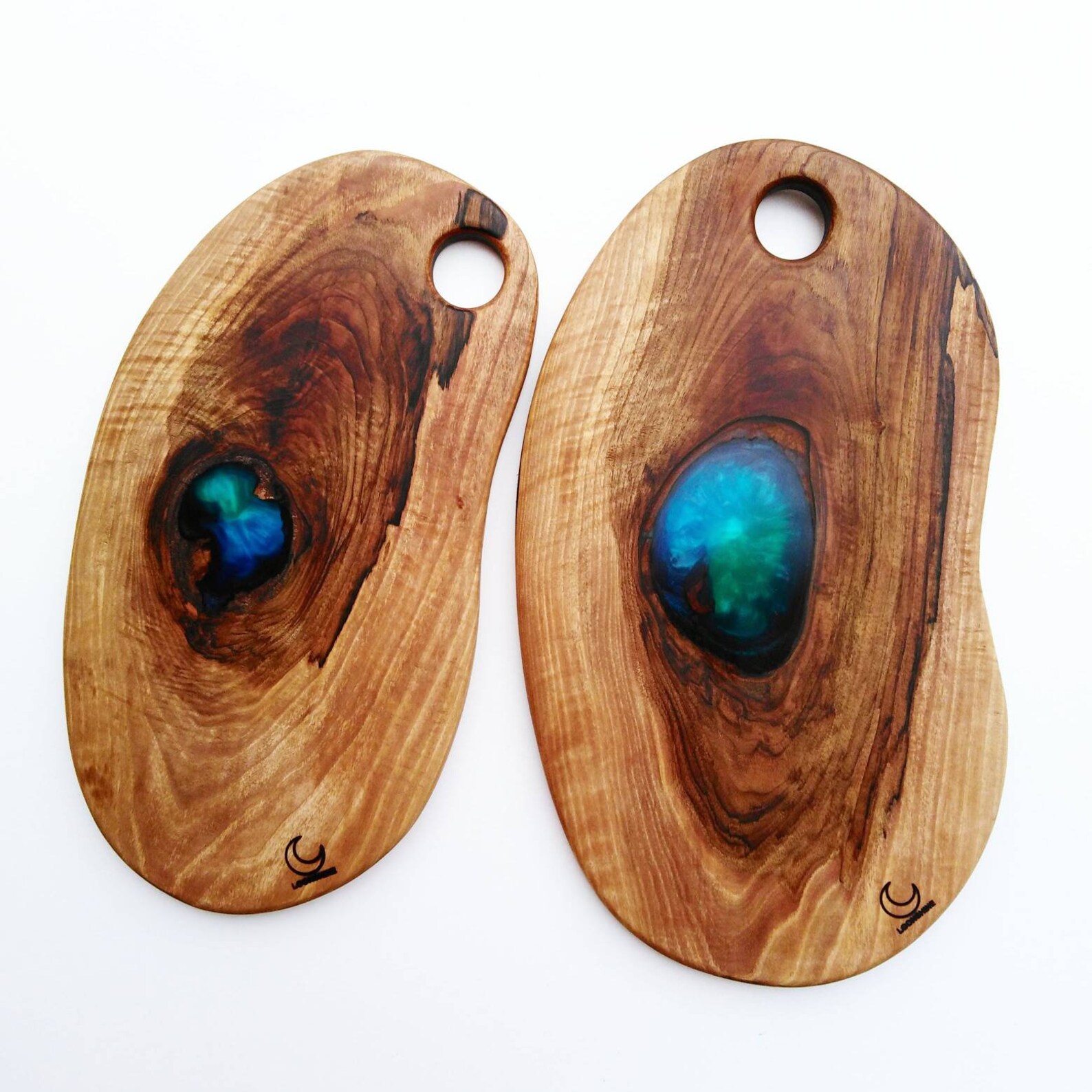 Oval Charcuterie Board / Resin and Walnut Wood | Etsy