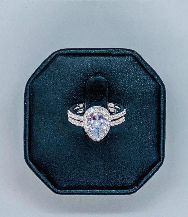 Teardrop Wedding Set-Wedding Rings-Large Teardrop Ring-Pear | Etsy