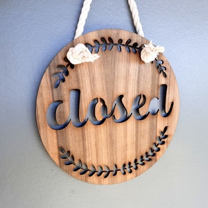 Round Rustic Open and Closed Sign - Etsy