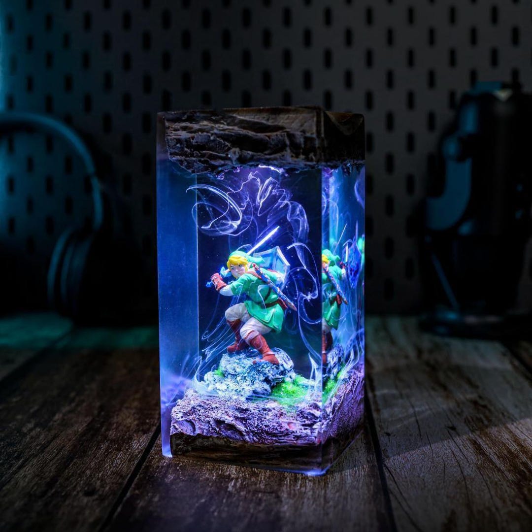 The Legend of Zelda Link Epoxy Lamp, Nintendo Game Character Resin Art ...